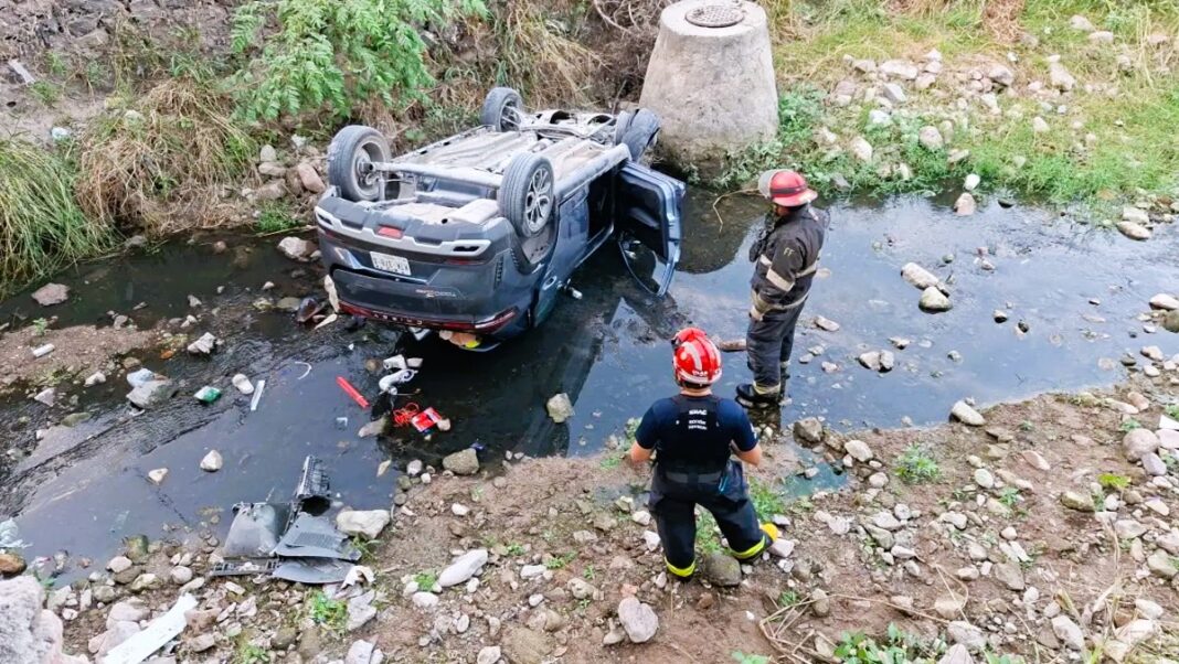 VIDEOS: Meat Truck Overturns on Guadalajara–Puerto Vallarta Highway ...